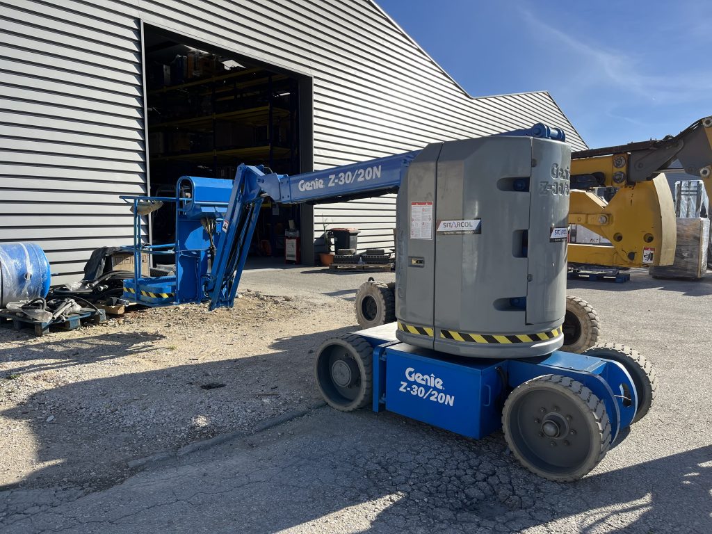 Plataforma Articulada Elétrica - Genie Z-30/20N - Sitarcol